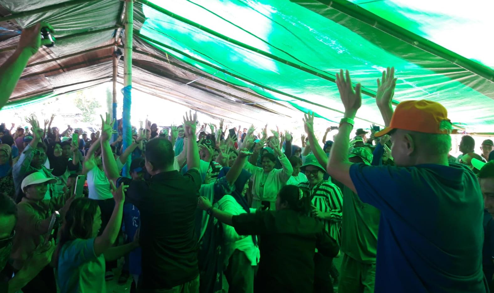 Lautan Masa Sambut Hamdan-Doni di Tanjung Labuo | Identitas News